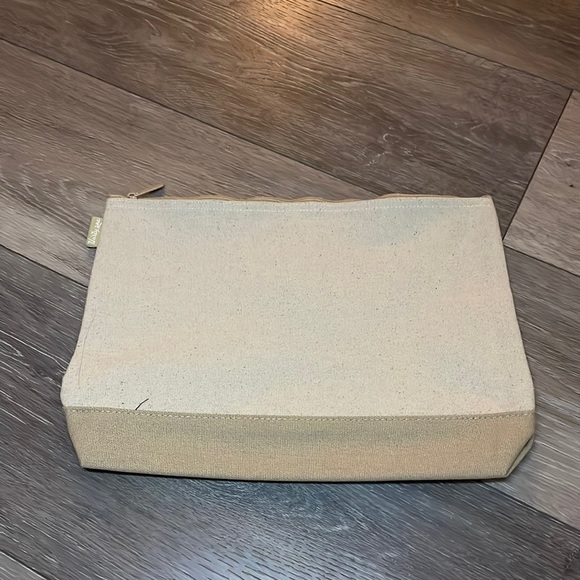 thirty-one | Bags | Thirty One New Canvas Zipper Pouch Warm Sand Color ...